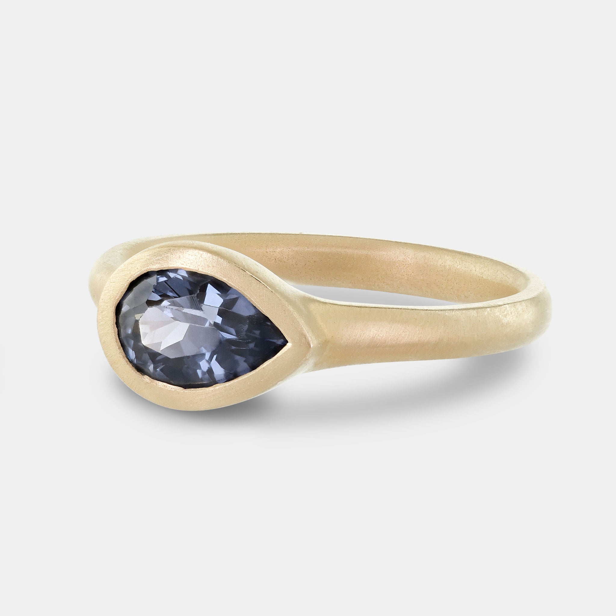 Pebble Ring: Blue Spinel – Kirica Fine